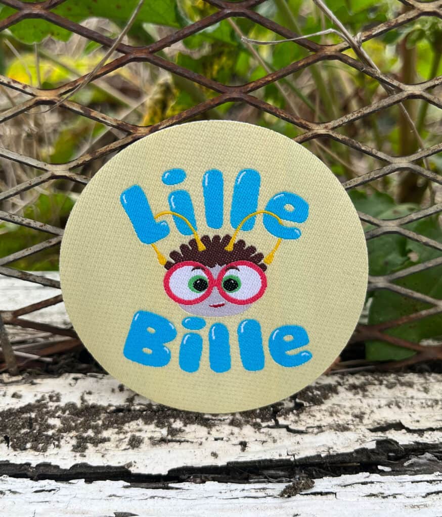Lille Bille – Logo strygemærke – Merch City